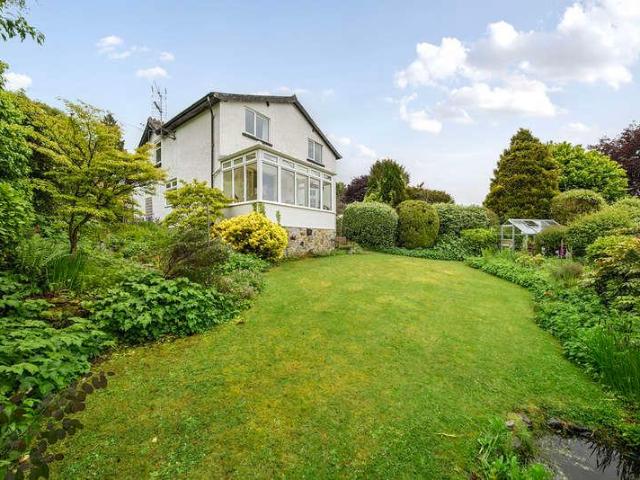 4 bed house for sale