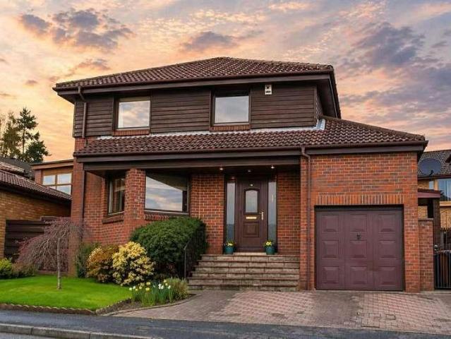 4 bed house for sale