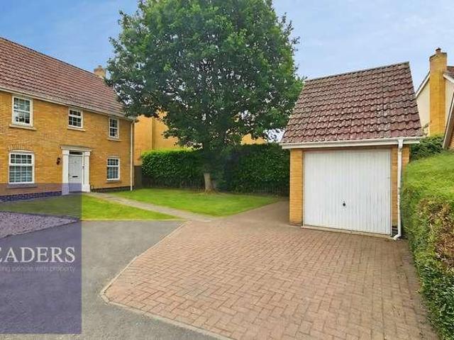 4 bed house for sale