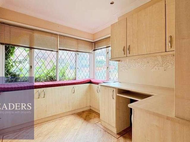 4 bed house for sale