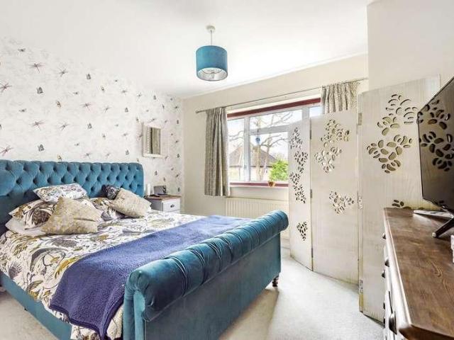 4 bed house for sale