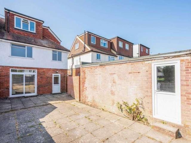 4 bed house for sale