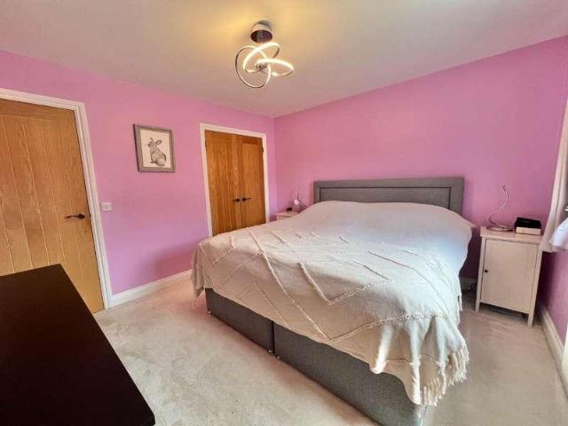 4 bed house for sale
