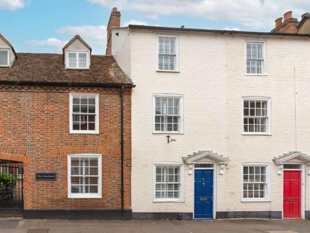 4 bed house for sale