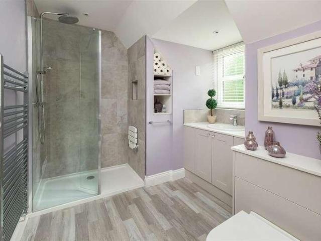 4 bed house for sale