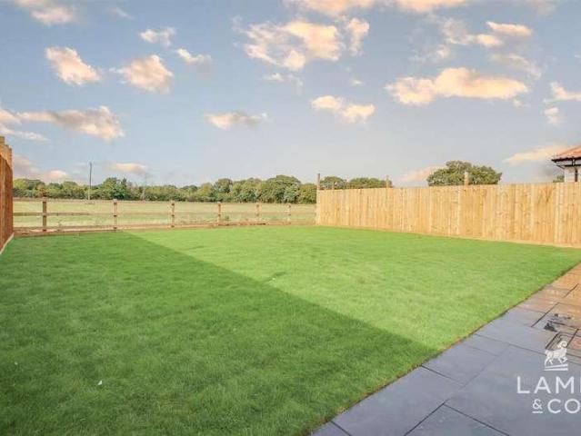 4 bed house for sale