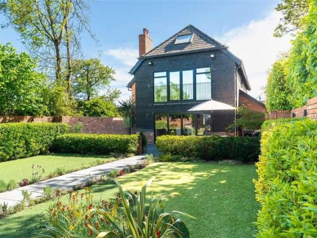 4 bed house for sale