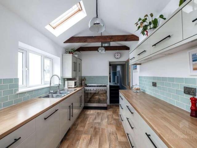 4 bed house for sale