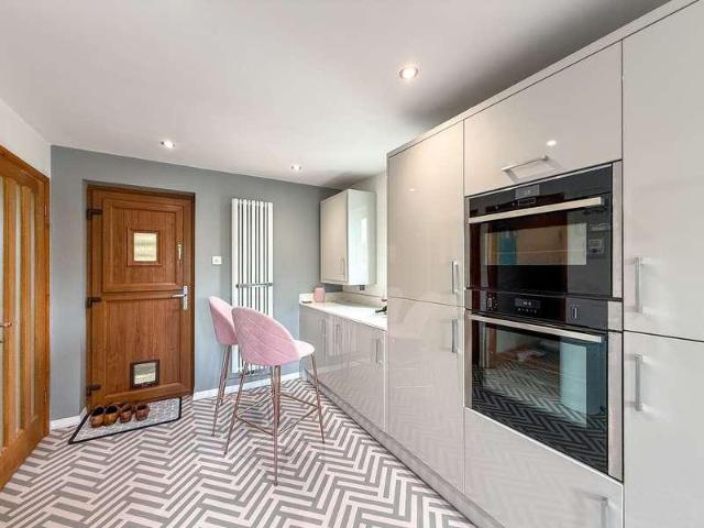 4 bed house for sale