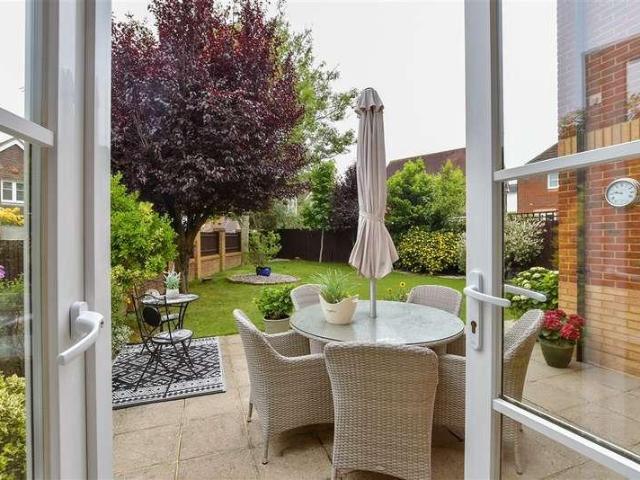 4 bed house for sale