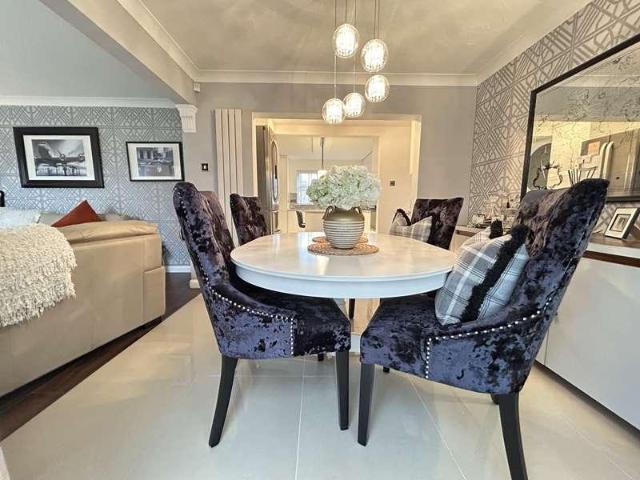 4 bed house for sale