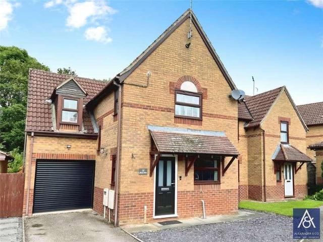 4 bed house for sale