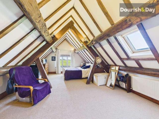 4 bed house for sale