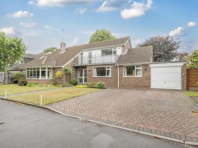 4 bed house for sale