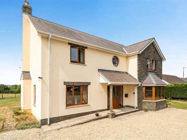 4 bed house for sale