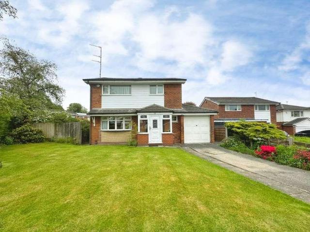 4 bed house for sale