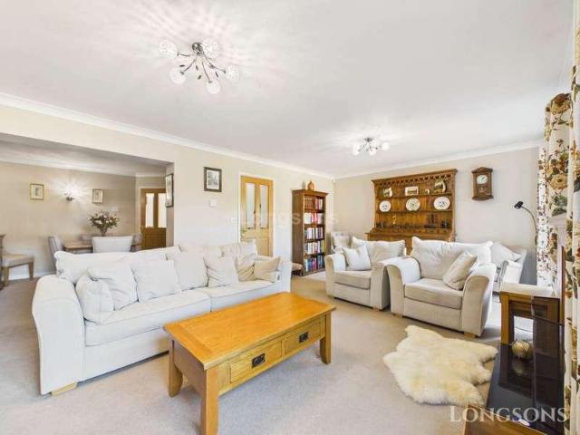 4 bed house for sale