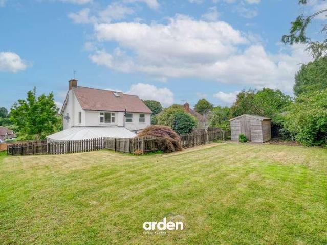4 bed house for sale