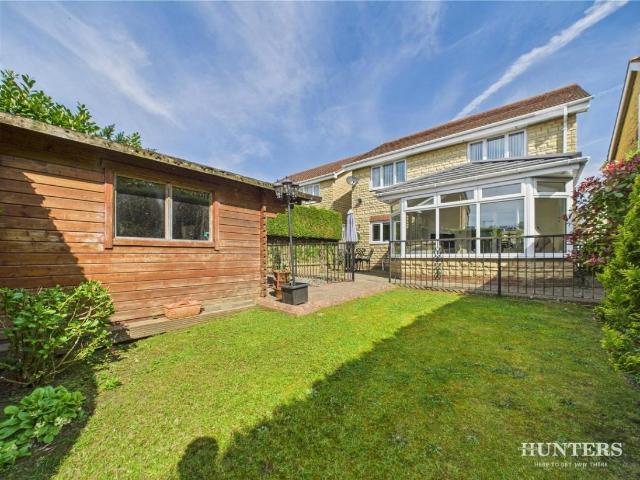 4 bed house for sale