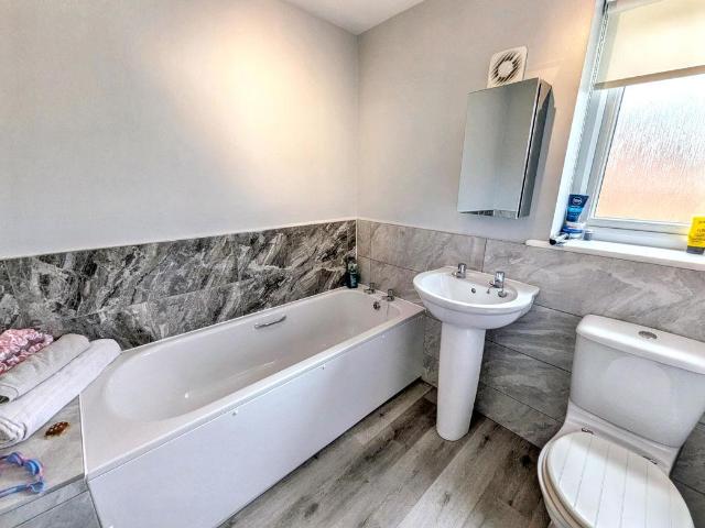 4 bed house for sale