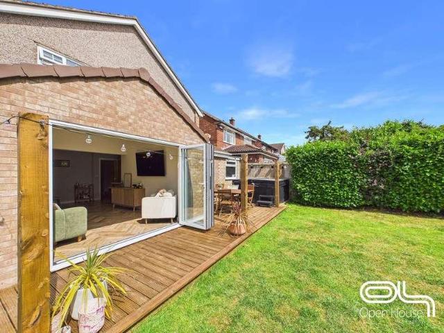 4 bed house for sale