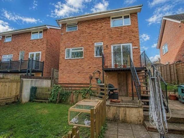 4 bed house for sale