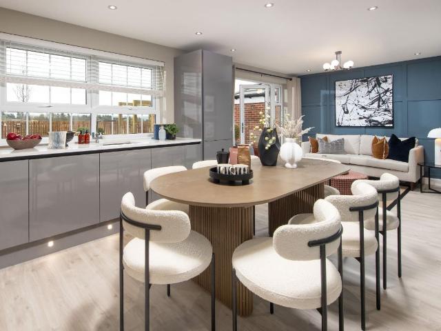 4 bed house for sale