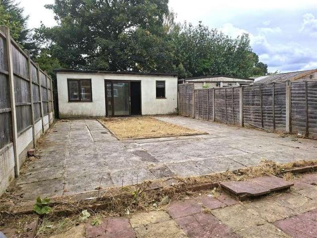 4 bed house for sale