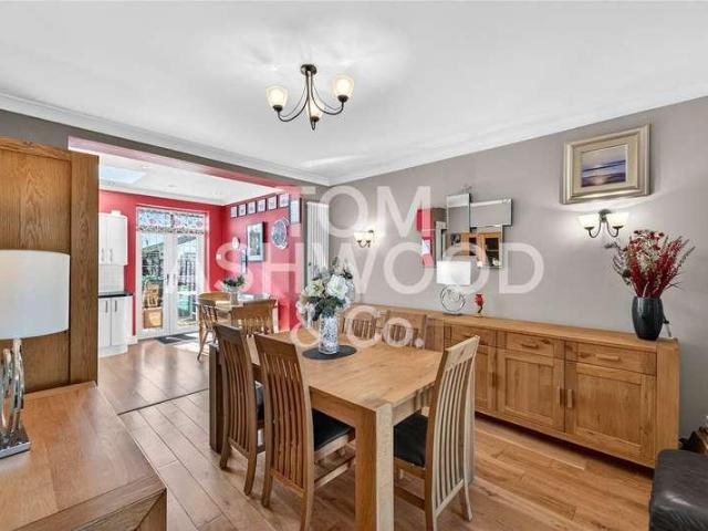 4 bed house for sale