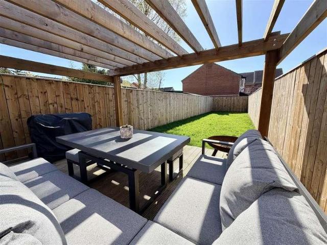 4 bed house for sale