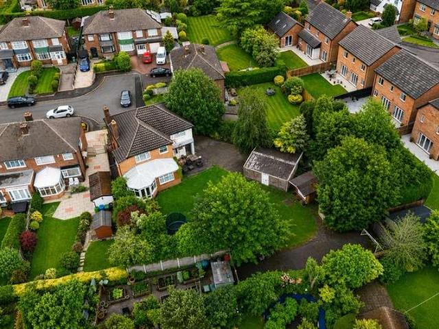 4 bed house for sale