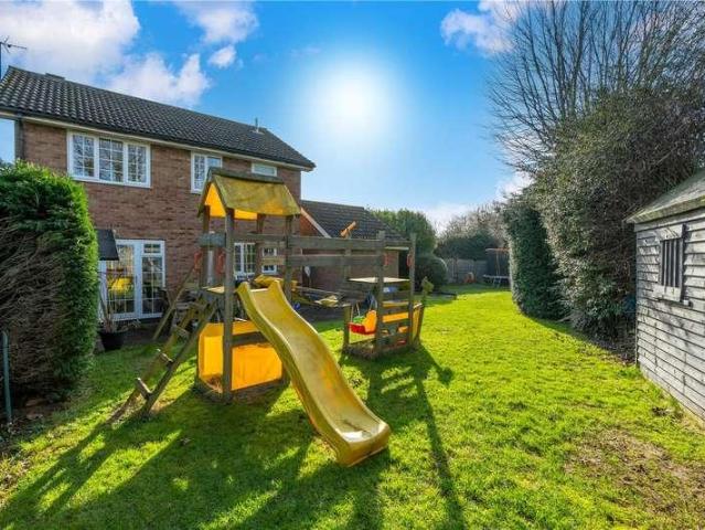 4 bed house for sale