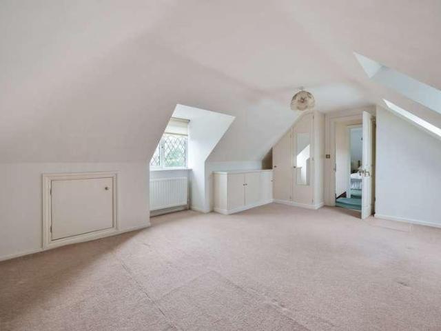 4 bed house for sale