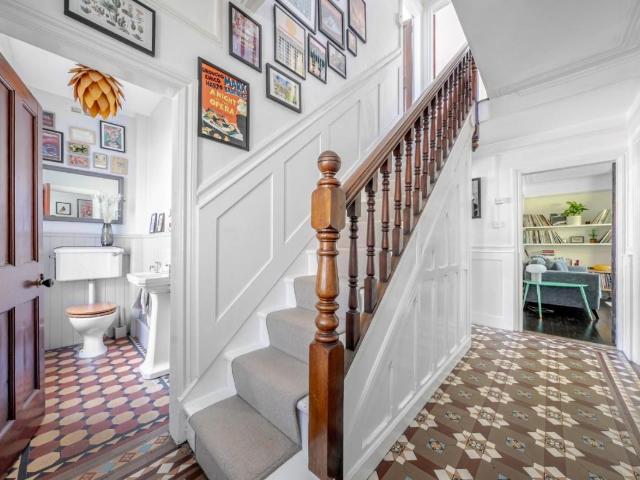4 bed house for sale