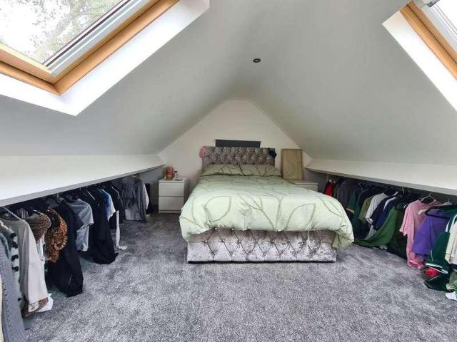 4 bed house for sale