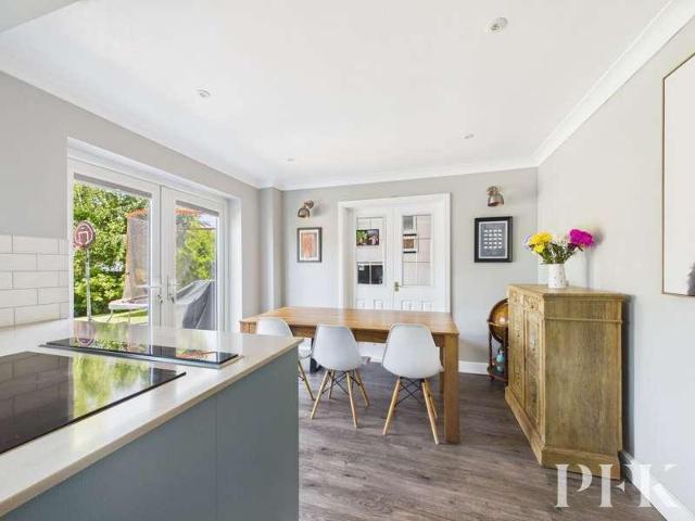 4 bed house for sale