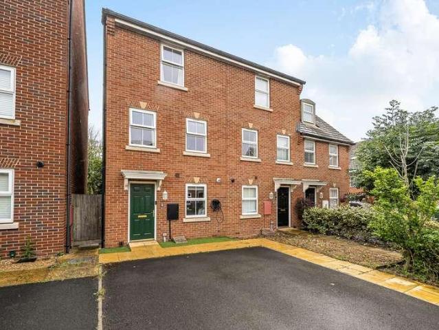 4 bed house for sale