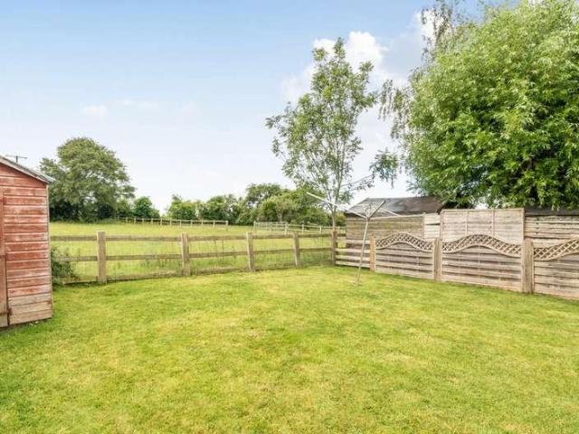 4 bed house for sale
