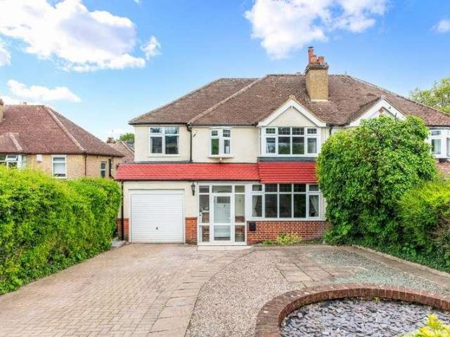 4 bed house for sale