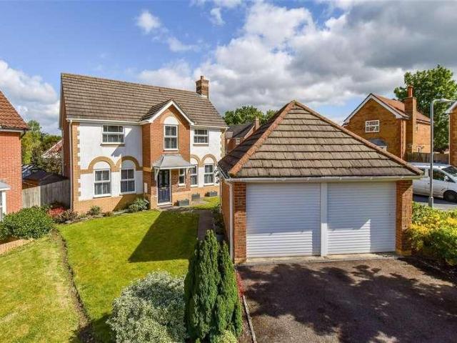 4 bed house for sale