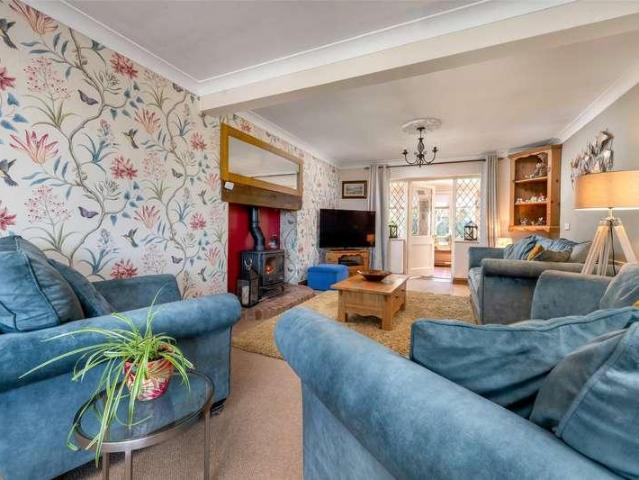 4 bed house for sale