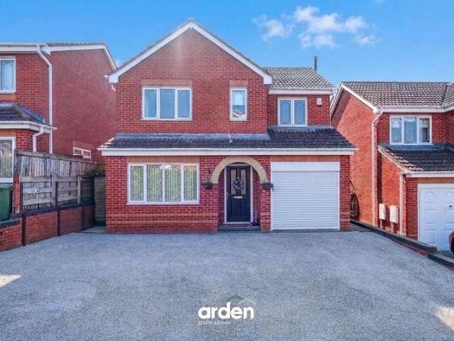 4 bed house for sale