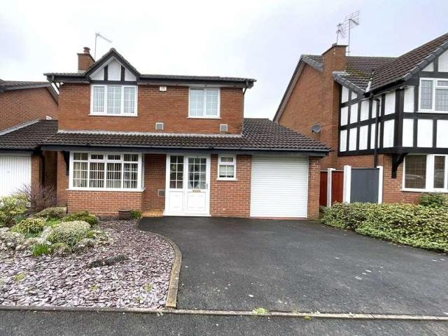 4 bed house for sale