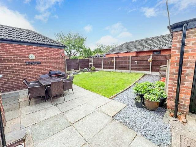 4 bed house for sale