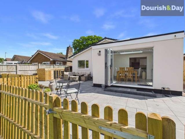 4 bed house for sale