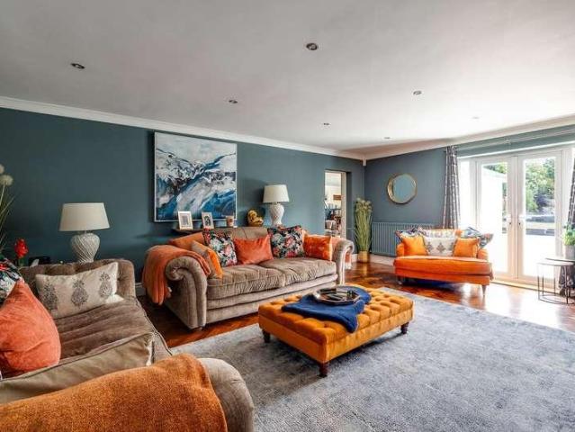 4 bed house for sale