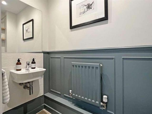 4 bed house for sale