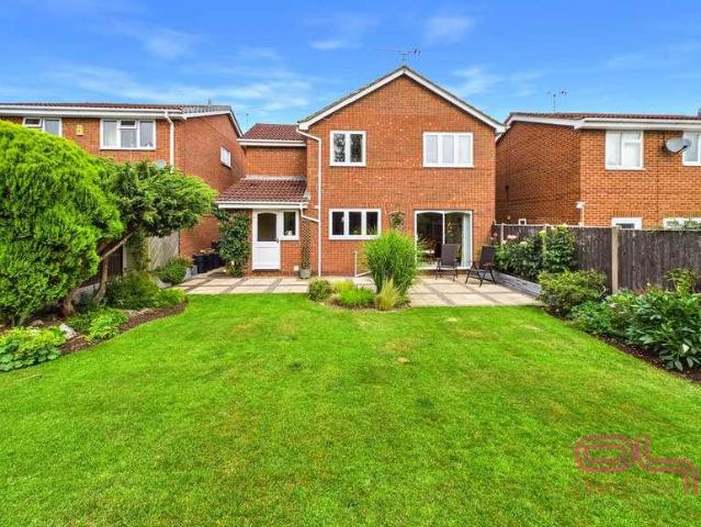 4 bed house for sale