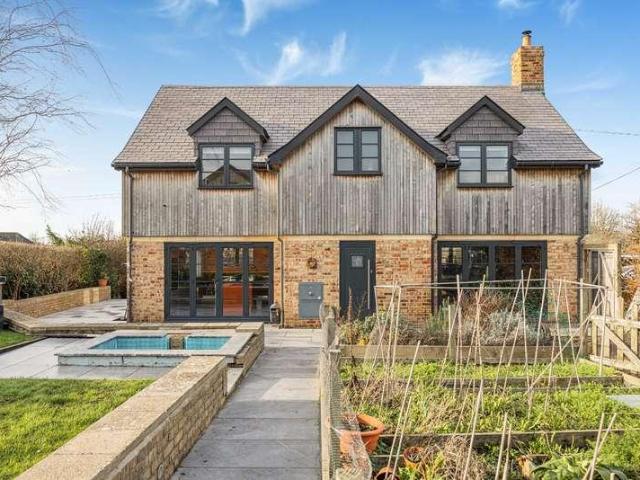 4 bed house for sale