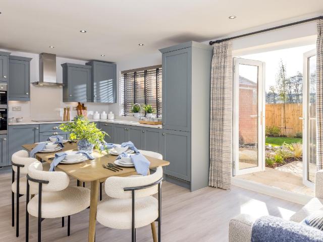 4 bed house for sale